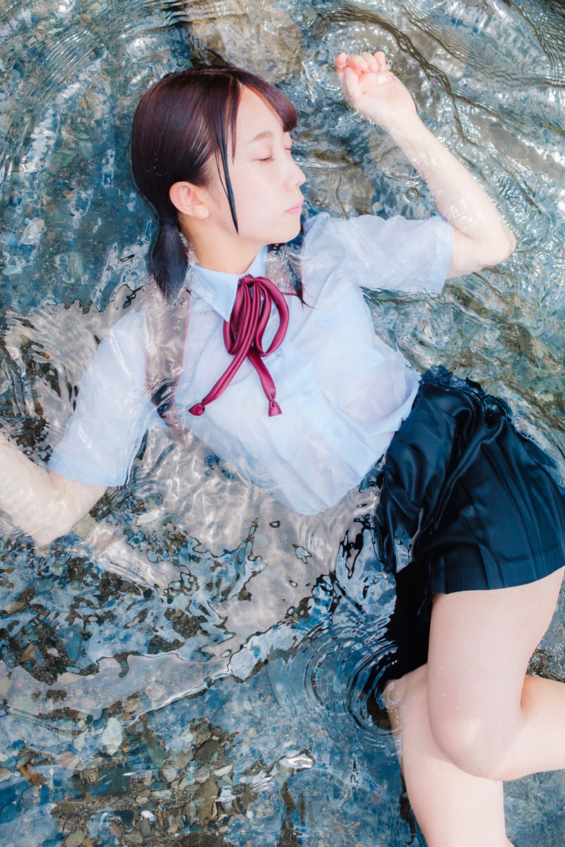 大河もも、制服のまま川遊びを楽しむ“青春”ショット公開「なんて最高な夏なんだ」 | ENTAME next - アイドル情報総合ニュースサイト