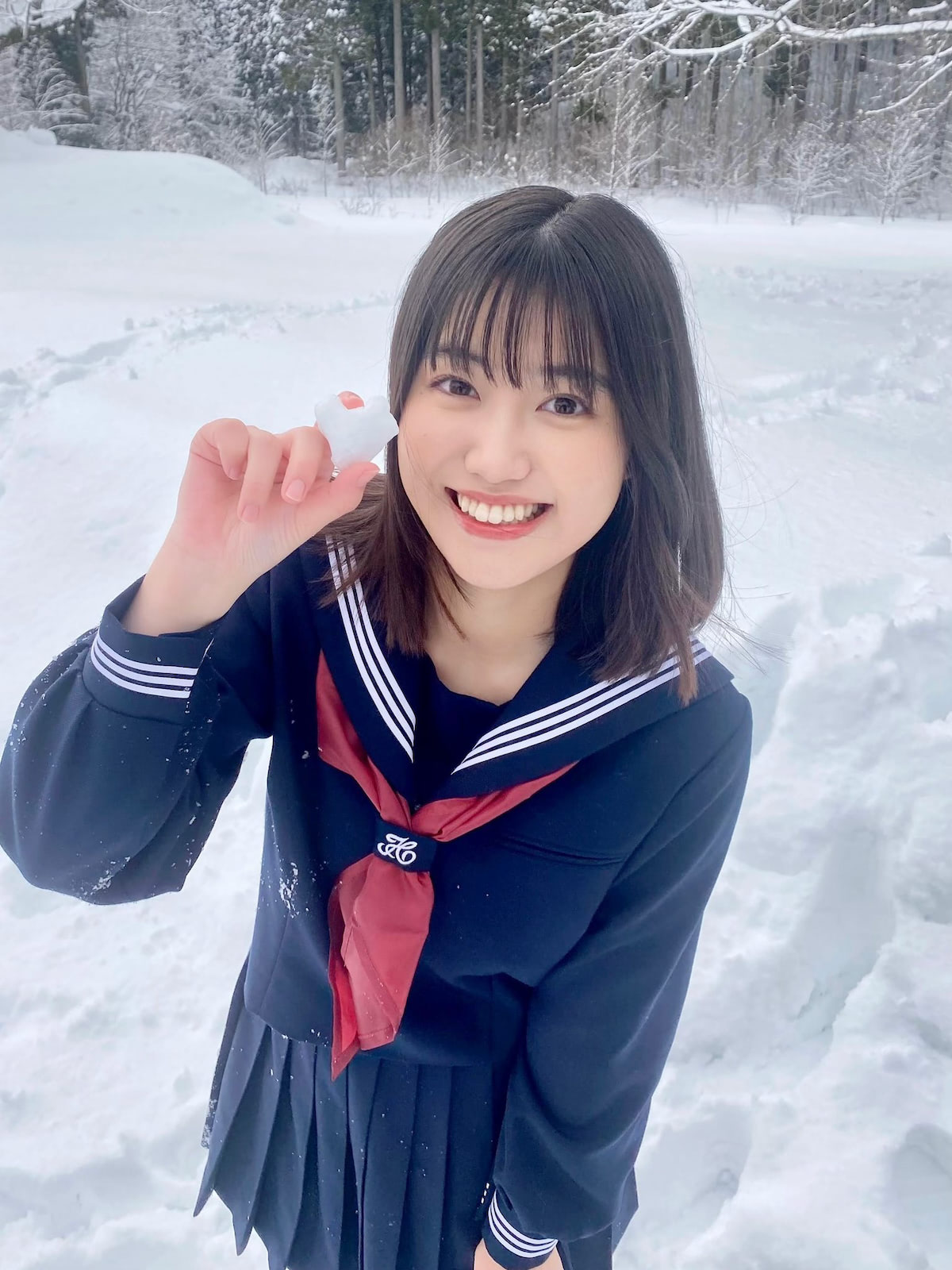 制服美少女が脱ぐと…和泉芳怜、大人の色気を出したこれがこうショット披露 Entame Next アイドル情報総合ニュースサイト