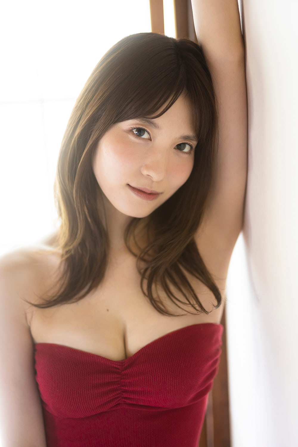 AKB48 谷口めぐの1st写真集発売が決定、“大人可愛い”をたっぷり収めた先行カットが公開 | ENTAME next - アイドル情報総合ニュースサイト