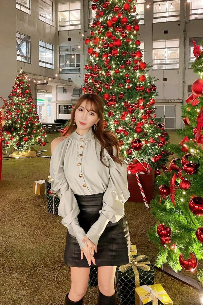 森咲智美、ギリギリ布量のランジェリーになる #これがこう 公開「最高のクリスマスプレゼント」 Entame Next アイドル情報総合