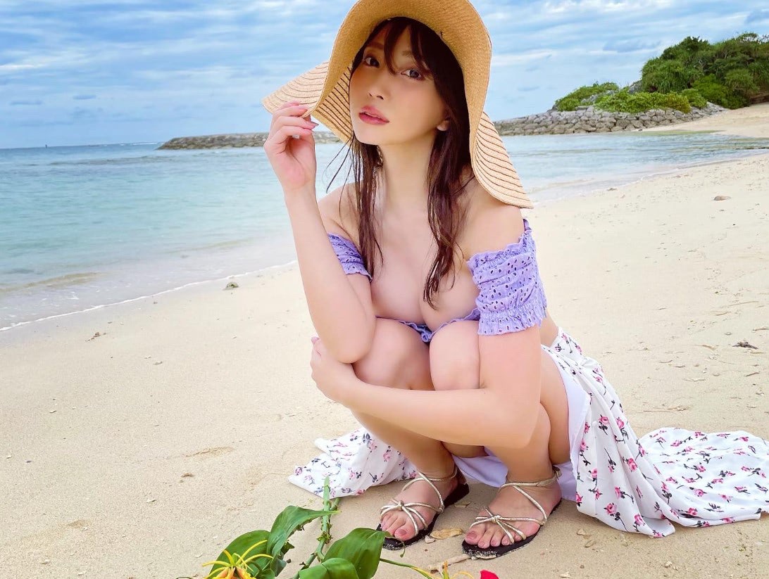 森咲智美、ふっくらバストから目が離せない爽やか美肌ショットに見惚れるファン続出 Entame Next アイドル情報総合ニュースサイト
