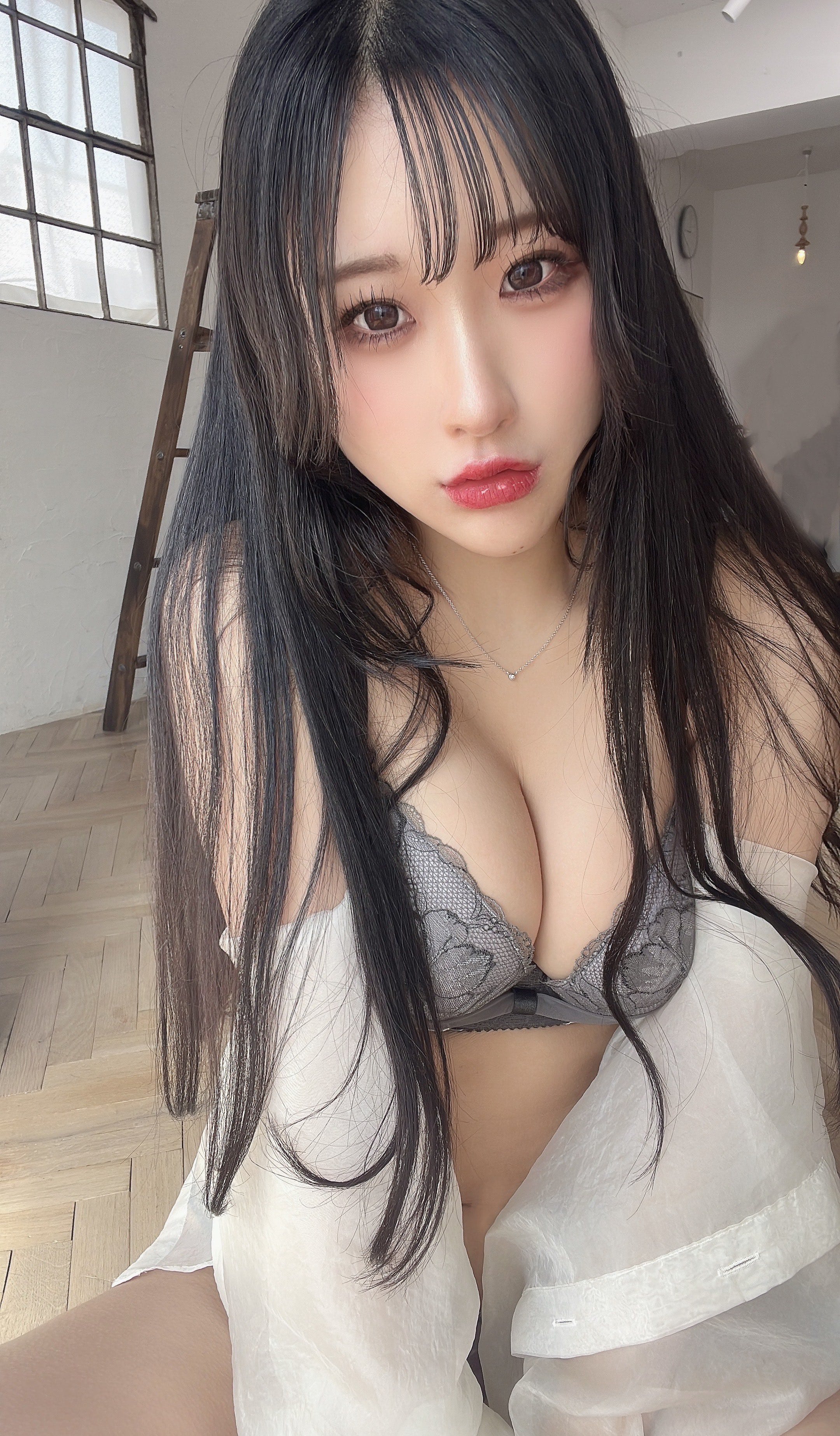 花宮いのり、ふっくらバストに見惚れるAI級自撮りショットが「最高」 | ENTAME next - アイドル情報総合ニュースサイト