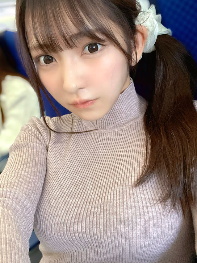 #2i2 十味、たわわバスト際立つニット姿の自撮りショットが「可愛すぎてしんでしまう」 | ENTAME next - アイドル情報総合ニュースサイト