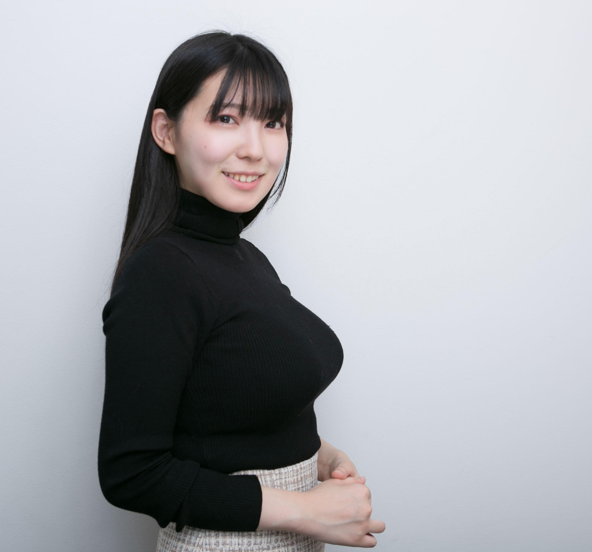 前職は塾講師 Iカップの逸材・紫藤るい「先生がいると授業が手につかないと言われてしまって」 Entame Next アイドル情報総合ニュースサイト