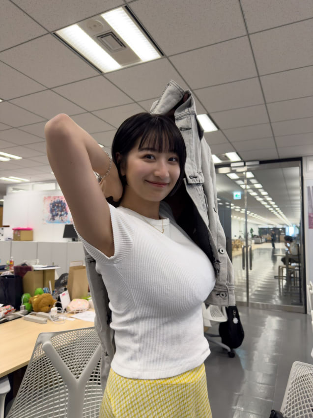 榎原依那、豊満バストに視線奪われる不意打ちショットが話題「可愛い以外に言葉がありません」 | ENTAME next - アイドル情報総合 ...