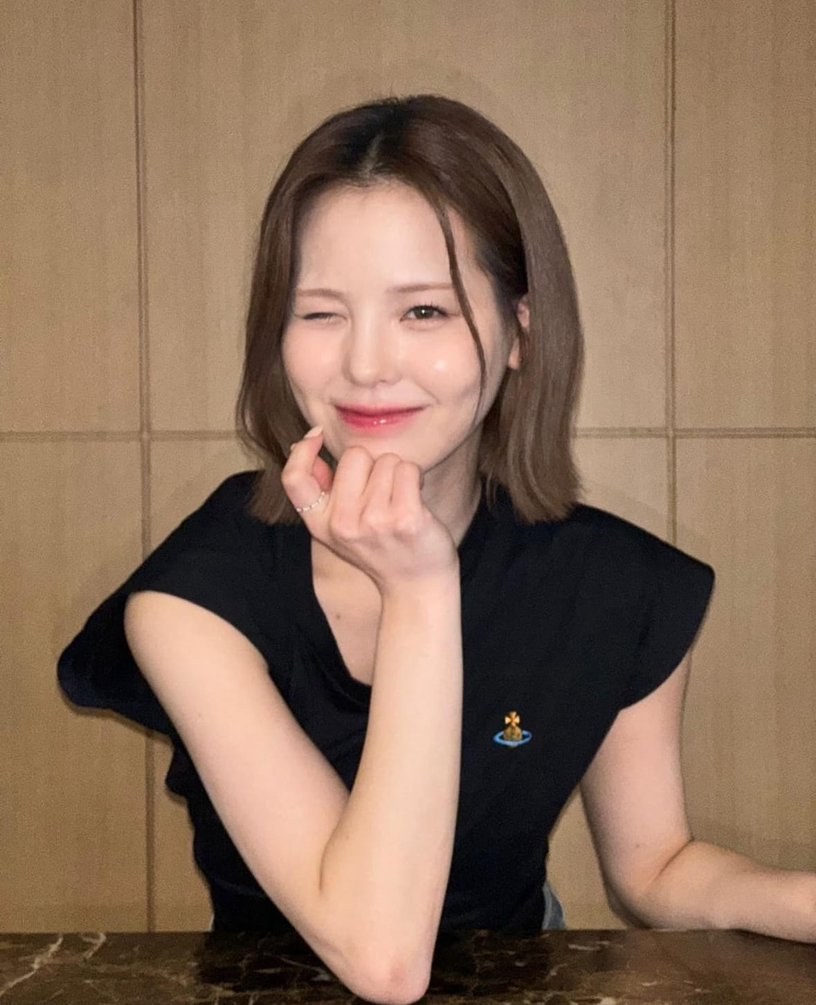 NiziU マコ、洗練されたカジュアルコーデにファン歓喜「まじで可愛過ぎてたまらん」 | ENTAME next - アイドル情報総合ニュースサイト