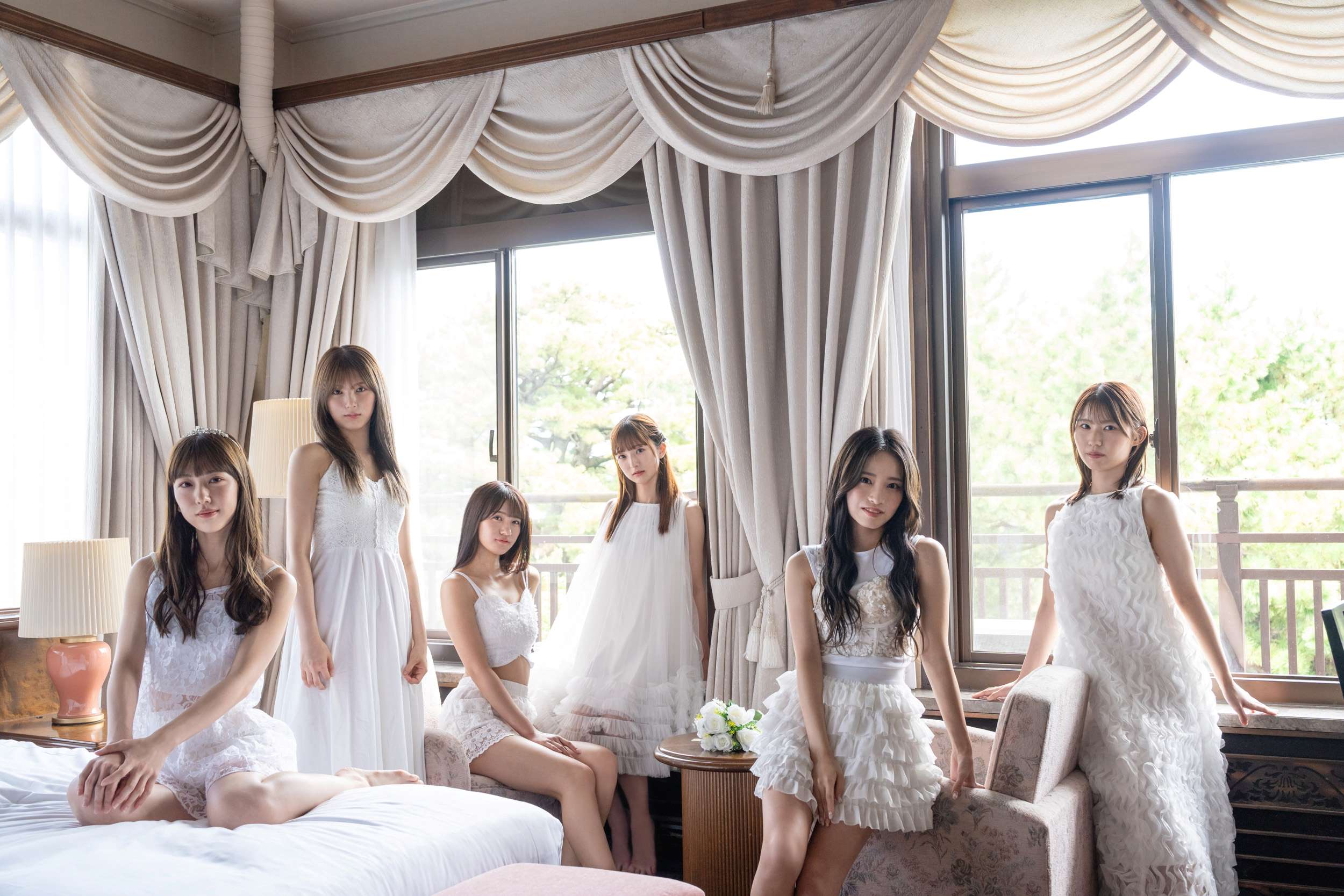 SKE48・初センター熊崎晴香ら6人が花嫁姿で『B.L.T.』に、"結婚願望"についても言及 | ENTAME next - アイドル情報総合ニュースサイト