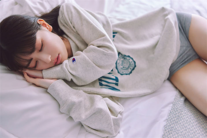 乃木坂46 岩本蓮加、1st写真集よりビキニ姿の特典ポストカード絵柄が解禁 | ENTAME next - アイドル情報総合ニュースサイト