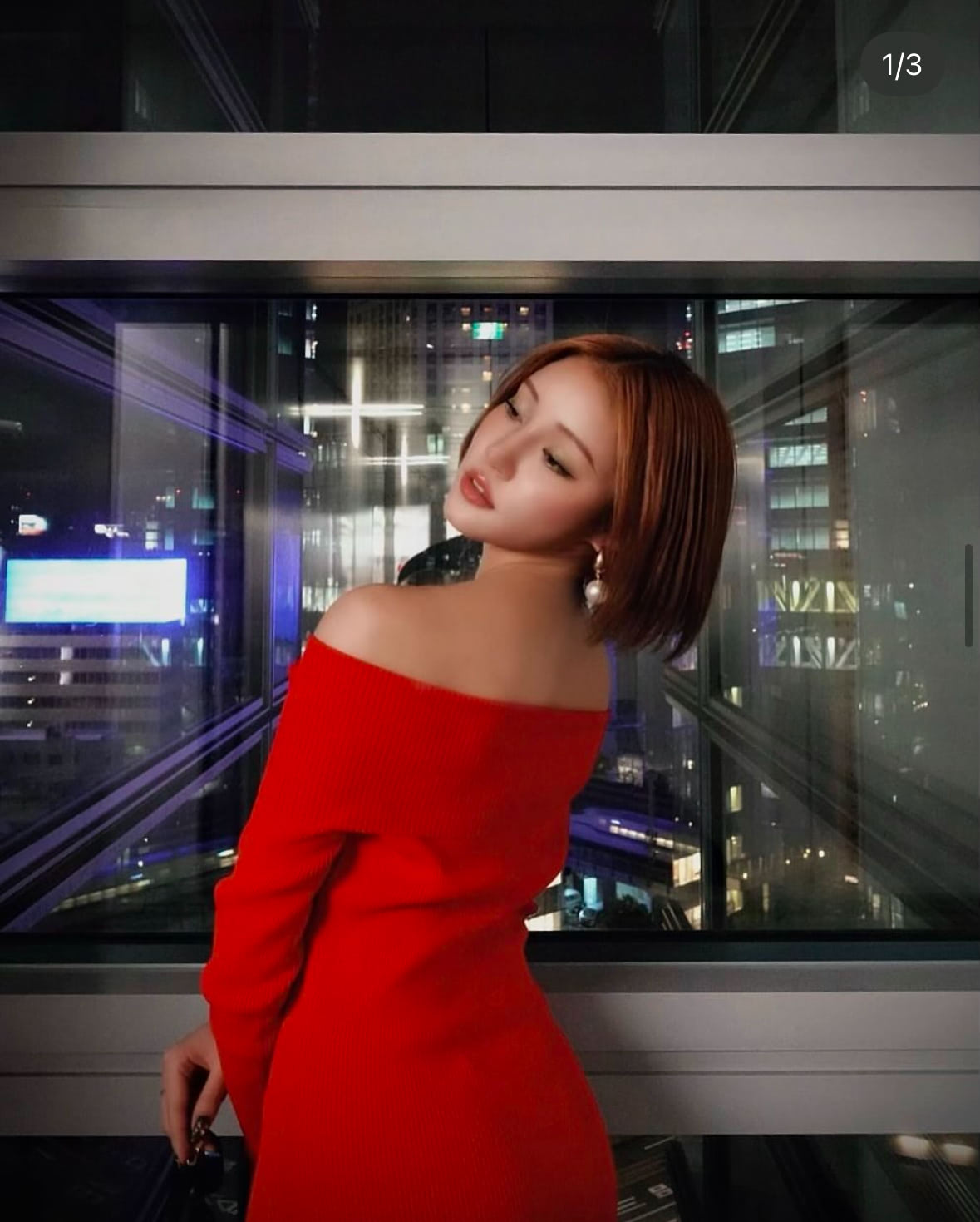 美ボディラインにうっとり…王林、深紅のドレスショットの「背中から腰へのラインがとってもセクシー」 | ENTAME next - アイドル情報総合ニュースサイト