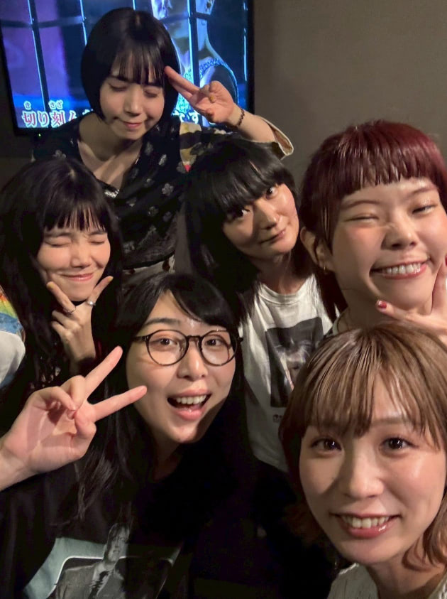 元BiSHメンバー“揃い踏み写真”にファン感激「6人集合すると眩しすぎるよ」 | ENTAME next - アイドル情報総合ニュースサイト