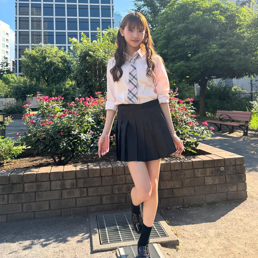 15歳JKモデル・こいろん、美脚スラリな制服ショットを披露「スタイル良すぎ！」 | ENTAME next - アイドル情報総合ニュースサイト