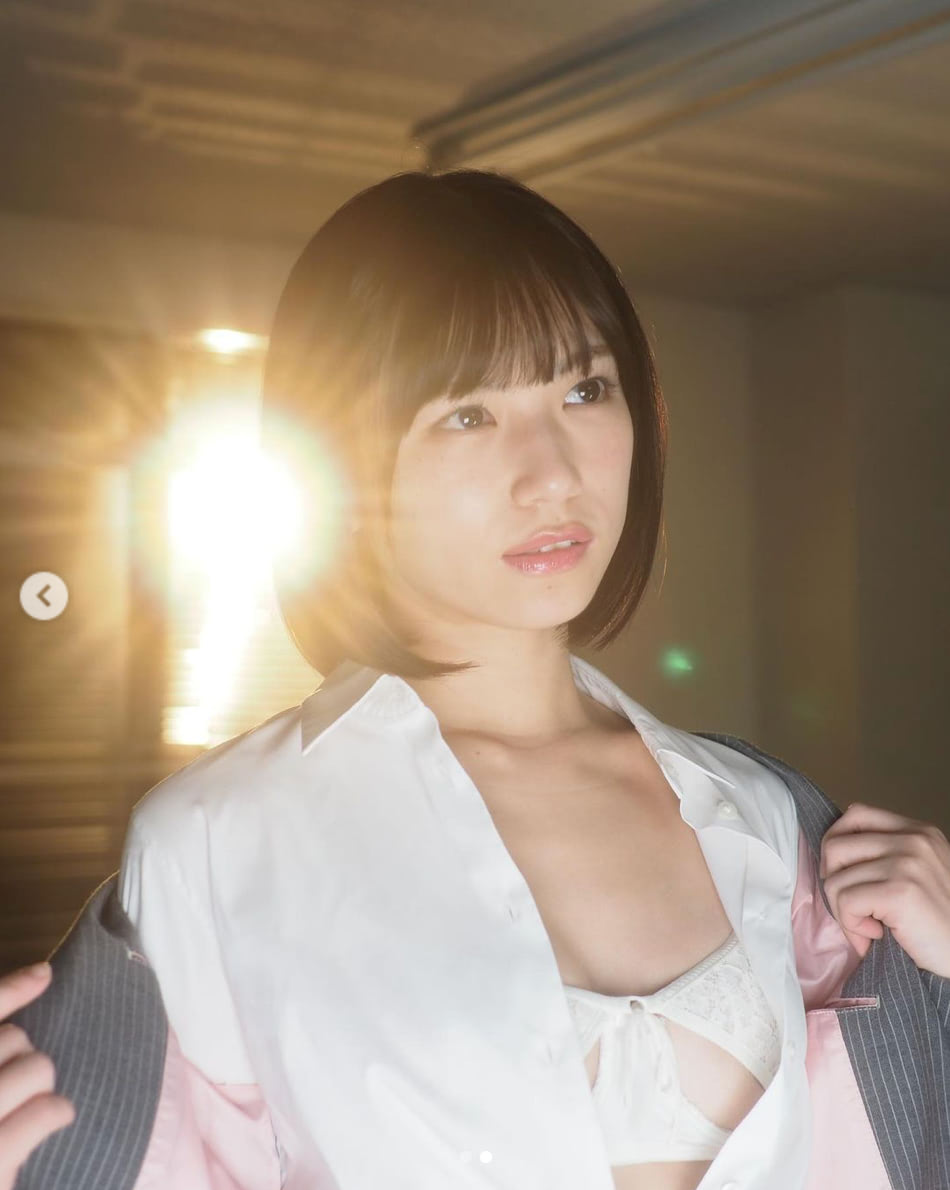 村上りいな、妄想掻き立てる純白ランジェリーへのOL脱衣グラビアが「たまりません」 | ENTAME next - アイドル情報総合ニュースサイト