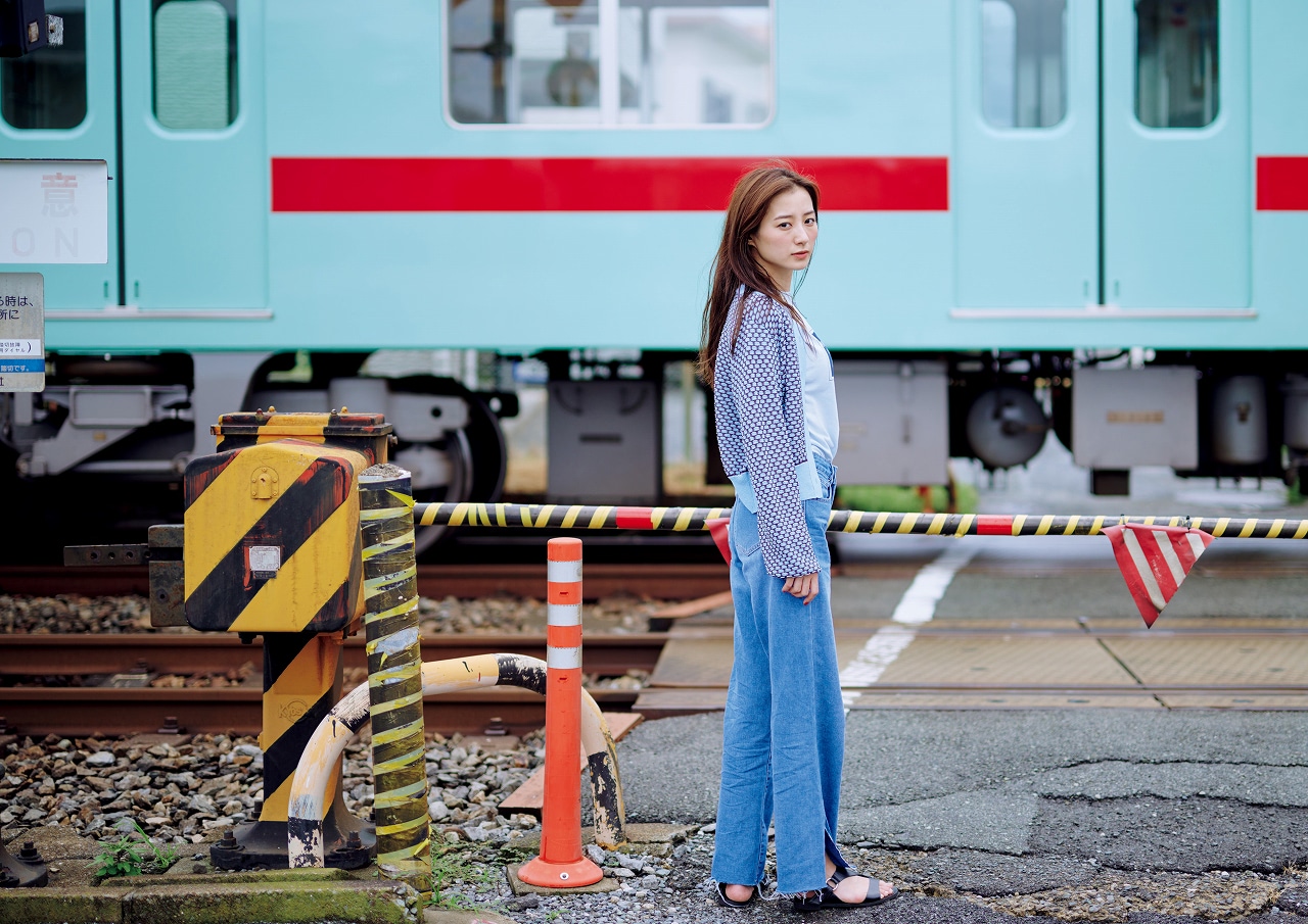 高田里穂、“グラビア活動の集大成”で写真集発売「今現在の一番美しい姿を残したい」 Entame Next アイドル情報総合ニュースサイト