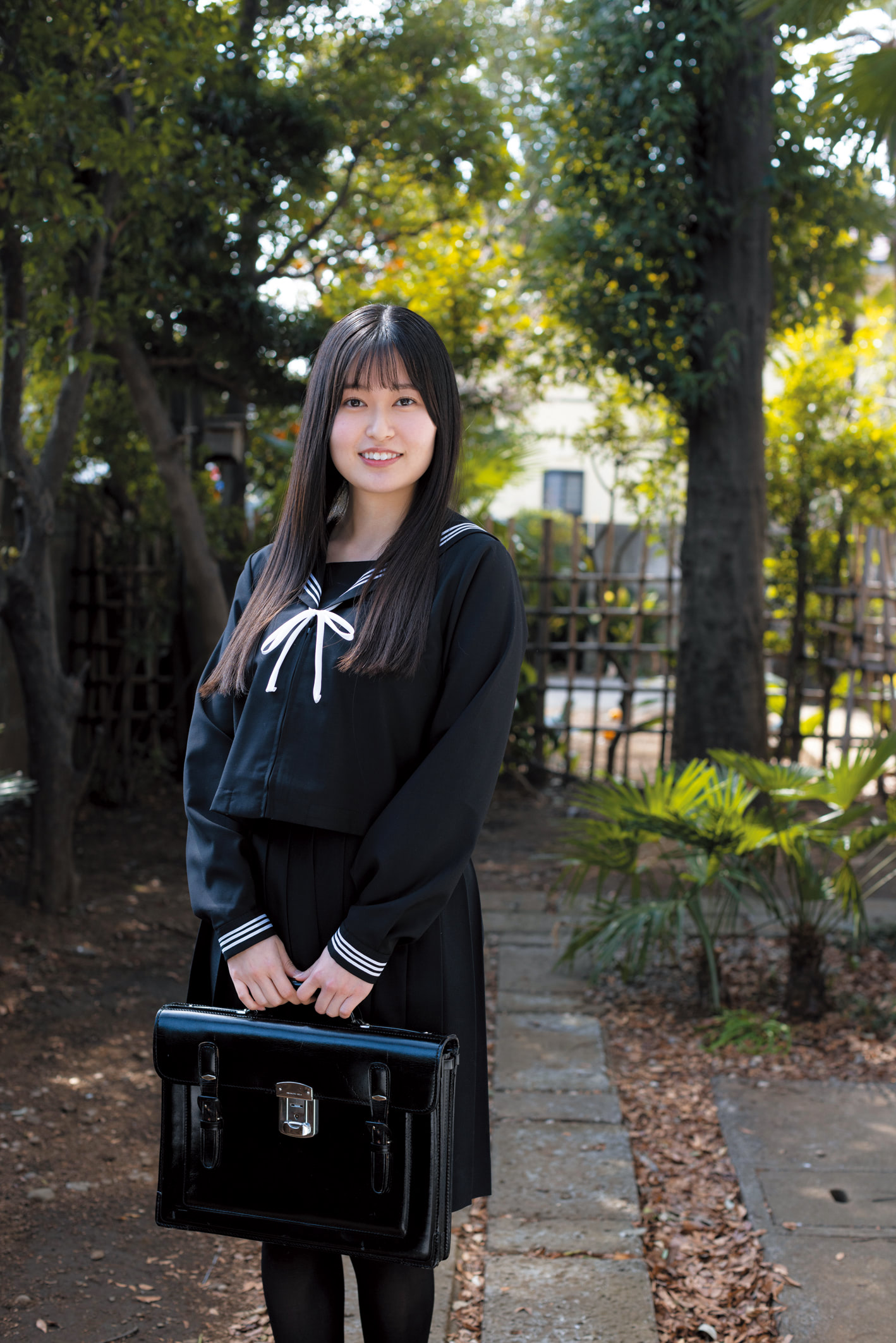 末梨一花が人気ムック『姉セーラー』登場、制服を押し破る乳圧ボディを披露【写真5点】 Entame Next アイドル情報総合ニュースサイト 