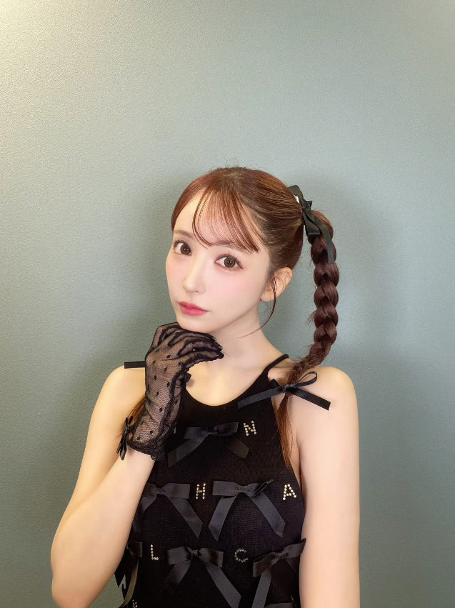 三上悠亜、三つ編みツインテールヘアに絶賛の声「いちいち可愛すぎるんだよな」 Entame Next アイドル情報総合ニュースサイト