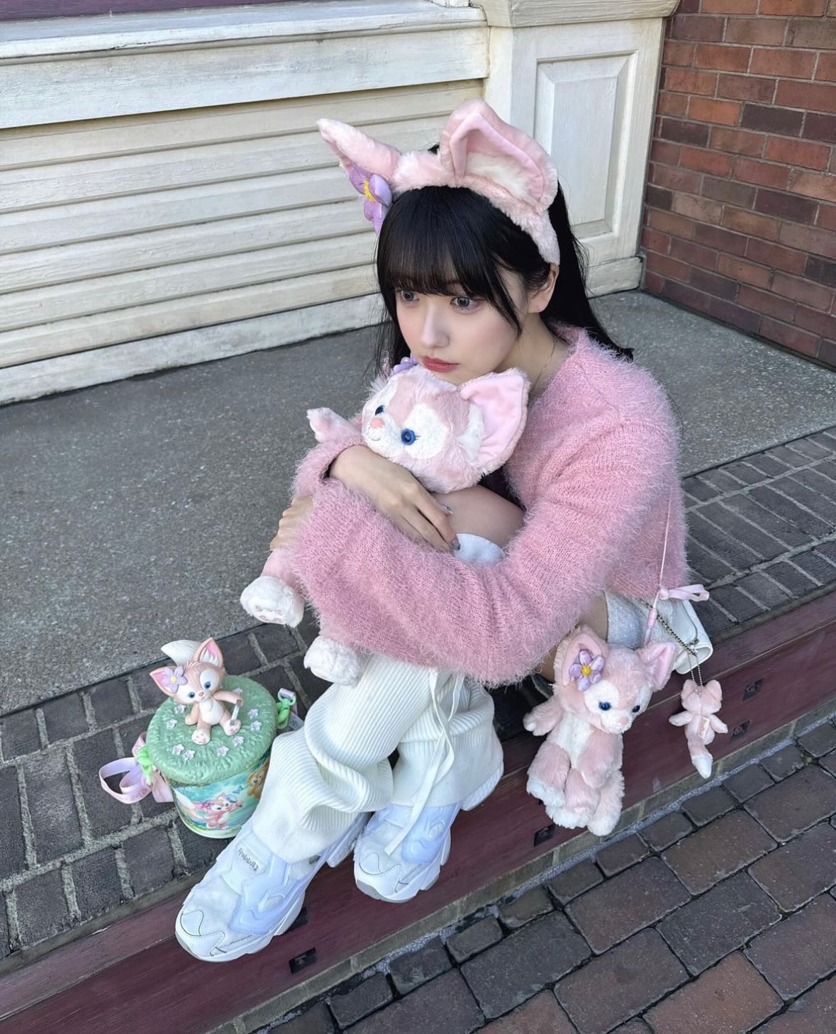 夏帆、ハーフツイン×ピンクコーデで魅せる「最強」デート風ショット公開 | ENTAME next - アイドル情報総合ニュースサイト