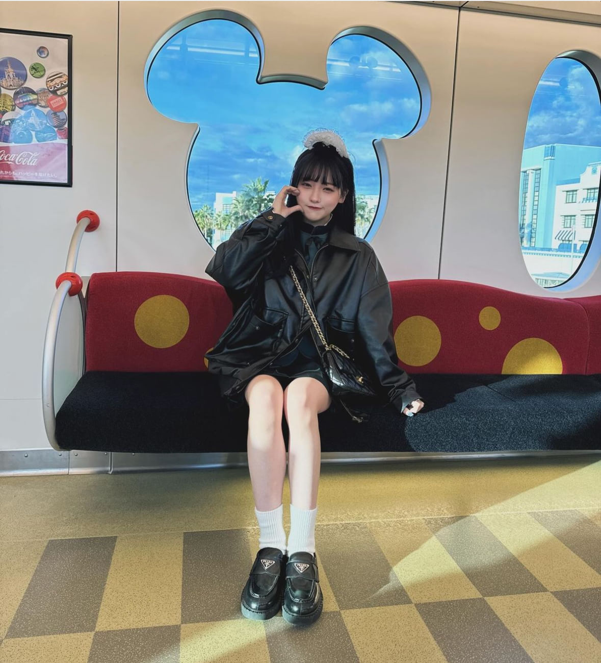 夏帆、すらり美脚のホーンテッドマンション風コーデが「天才すぎる」可愛さ | ENTAME next - アイドル情報総合ニュースサイト