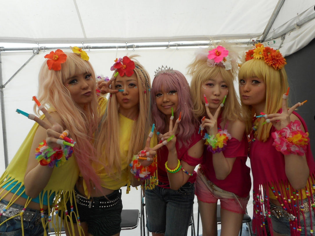 橋本環奈、朝ドラ『おむすび』の"ハギャレン"集合ショット公開「ギャル環奈ちゃん可愛い」 | ENTAME next - アイドル情報総合ニュースサイト