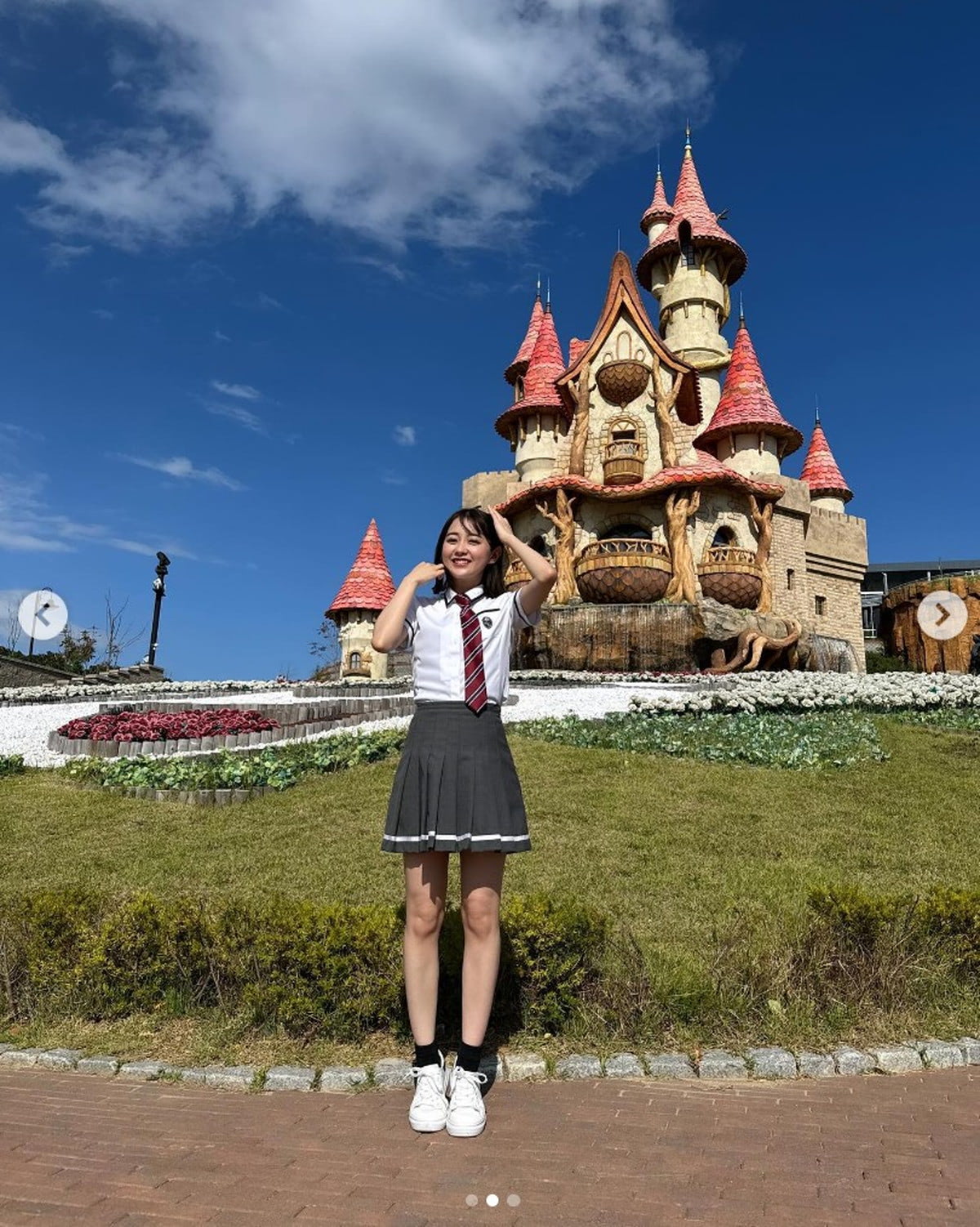 TBSアナ若林有子、思わずJKと二度見してしまう制服ショット公開「シンデレラ級の可愛さ」 | ENTAME next - アイドル情報総合ニュースサイト