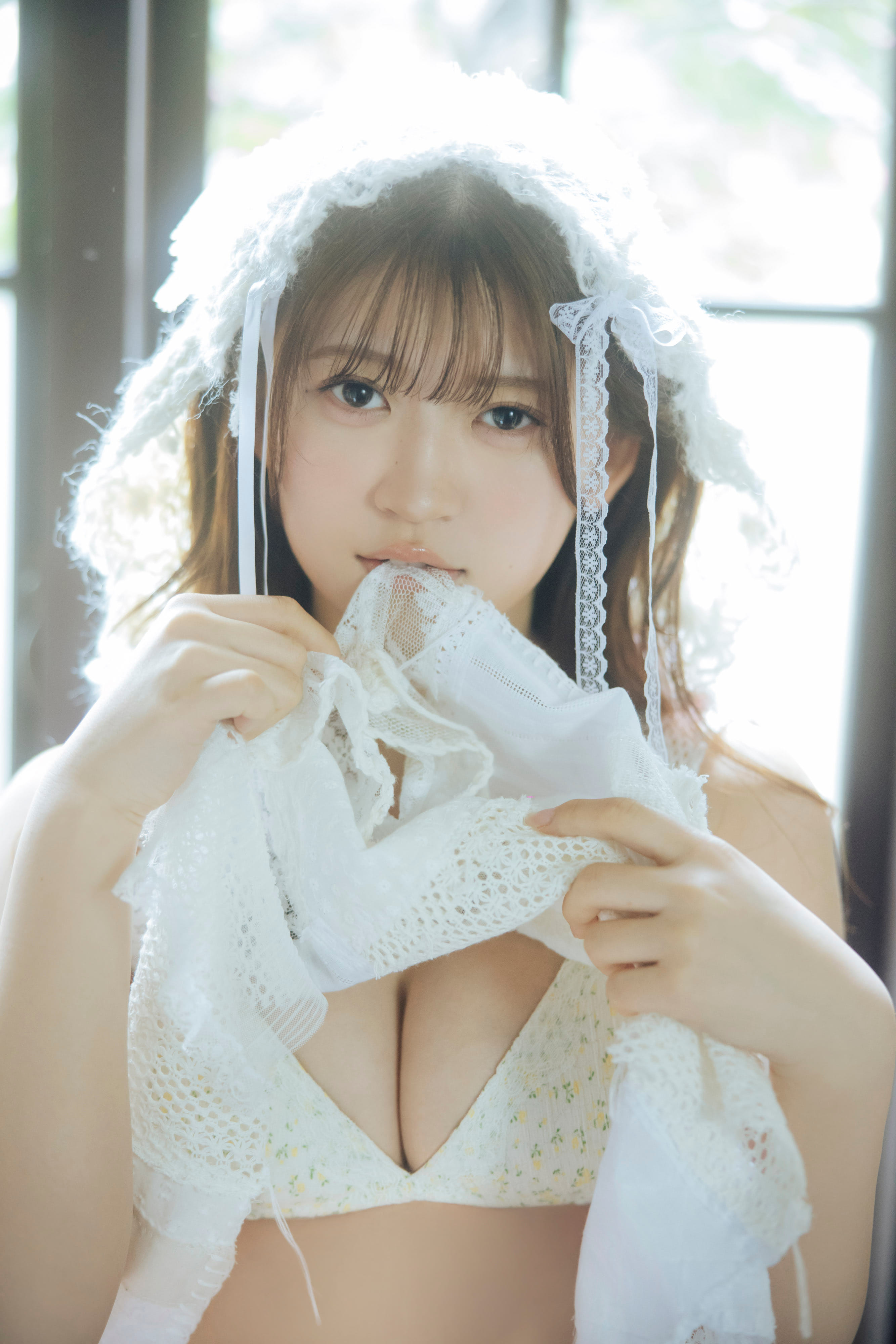 #Mooove! 石原さきが『B.L.T.』に登場、天使と小悪魔のようなグラビアアザーカットが公開 | ENTAME next - アイドル情報総合ニュースサイト