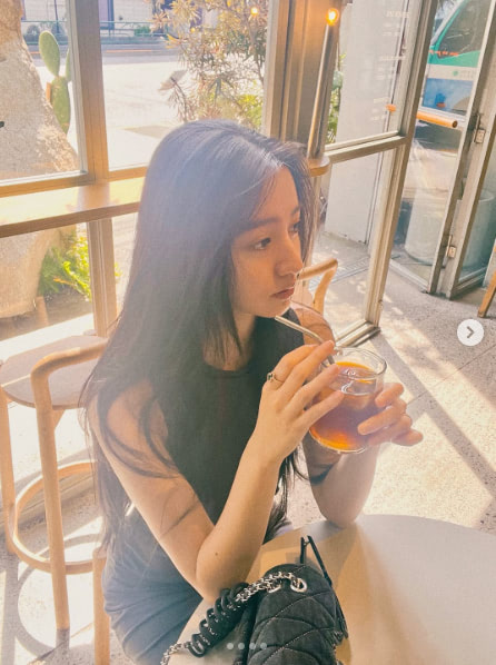 Koki,カフェで「ちょっと一息」、姉・Cocomi撮影のリラックスSHOTを多数公開 | ENTAME next - アイドル情報総合ニュースサイト